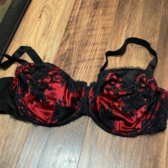 torrid | Intimates & Sleepwear | Torrid Curves Bra Size 44d | Poshmark